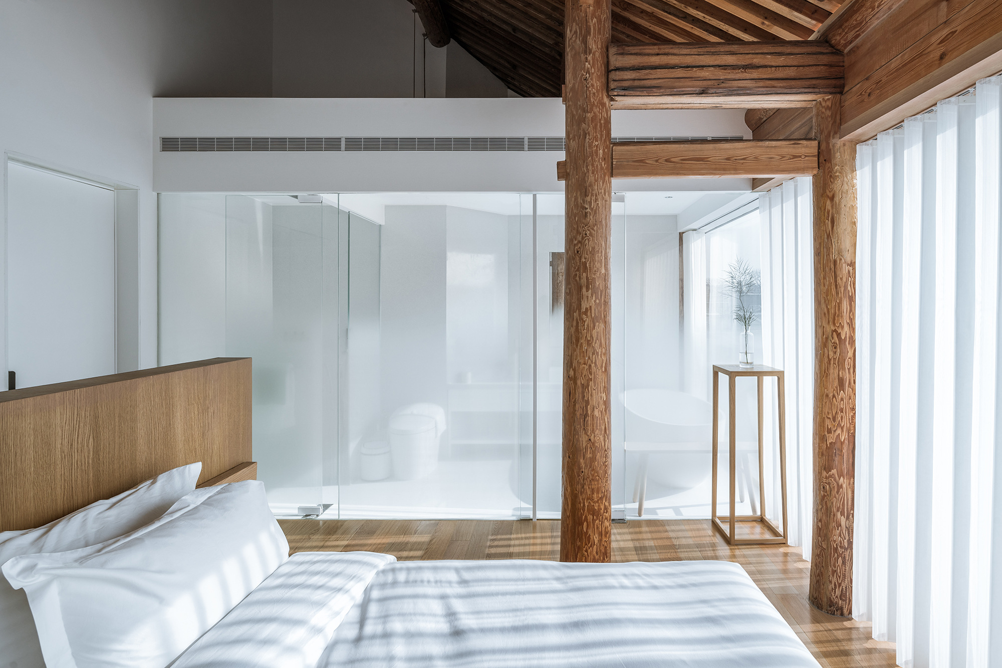 Layering Courtyard Hotel - Hospitality Snapshots