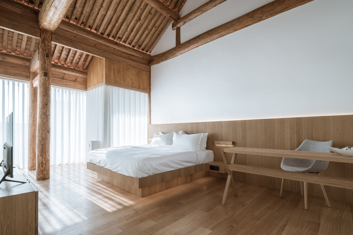Layering Courtyard Hotel - Hospitality Snapshots