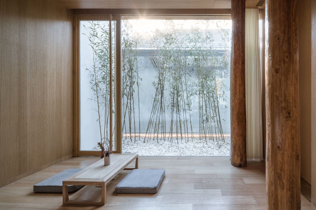 Layering Courtyard Hotel - Hospitality Snapshots