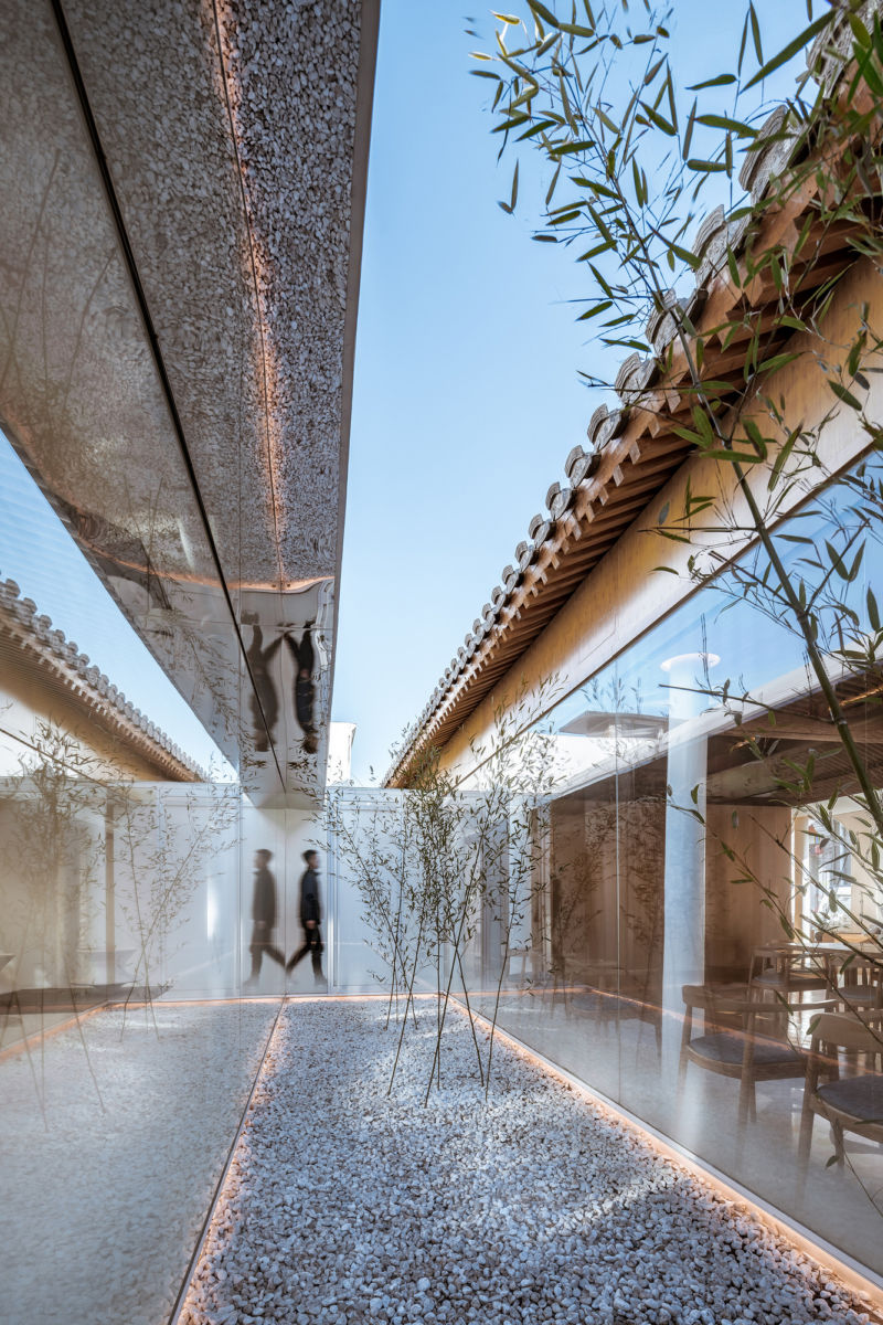 Layering Courtyard Hotel - Hospitality Snapshots