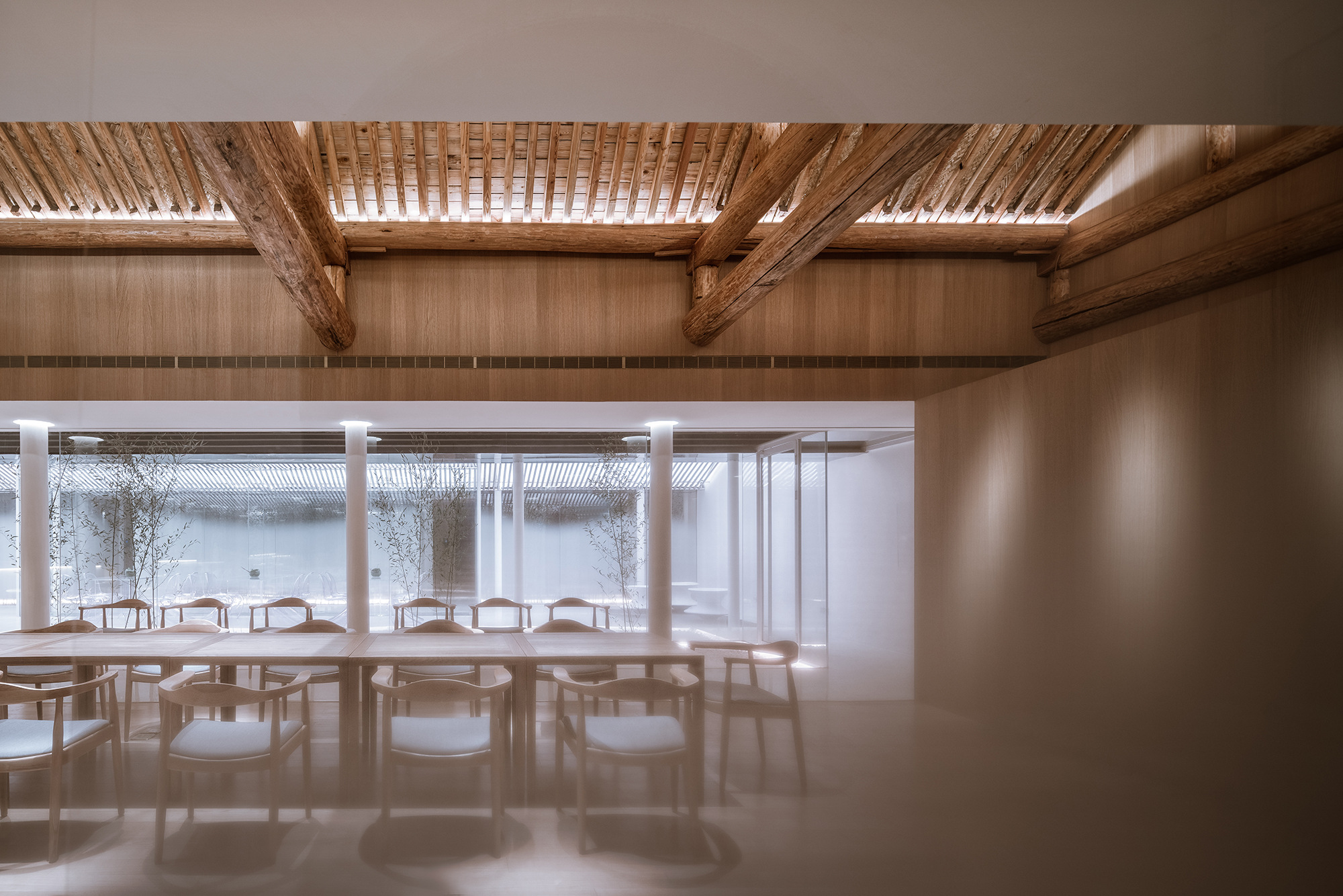 Layering Courtyard Hotel - Hospitality Snapshots