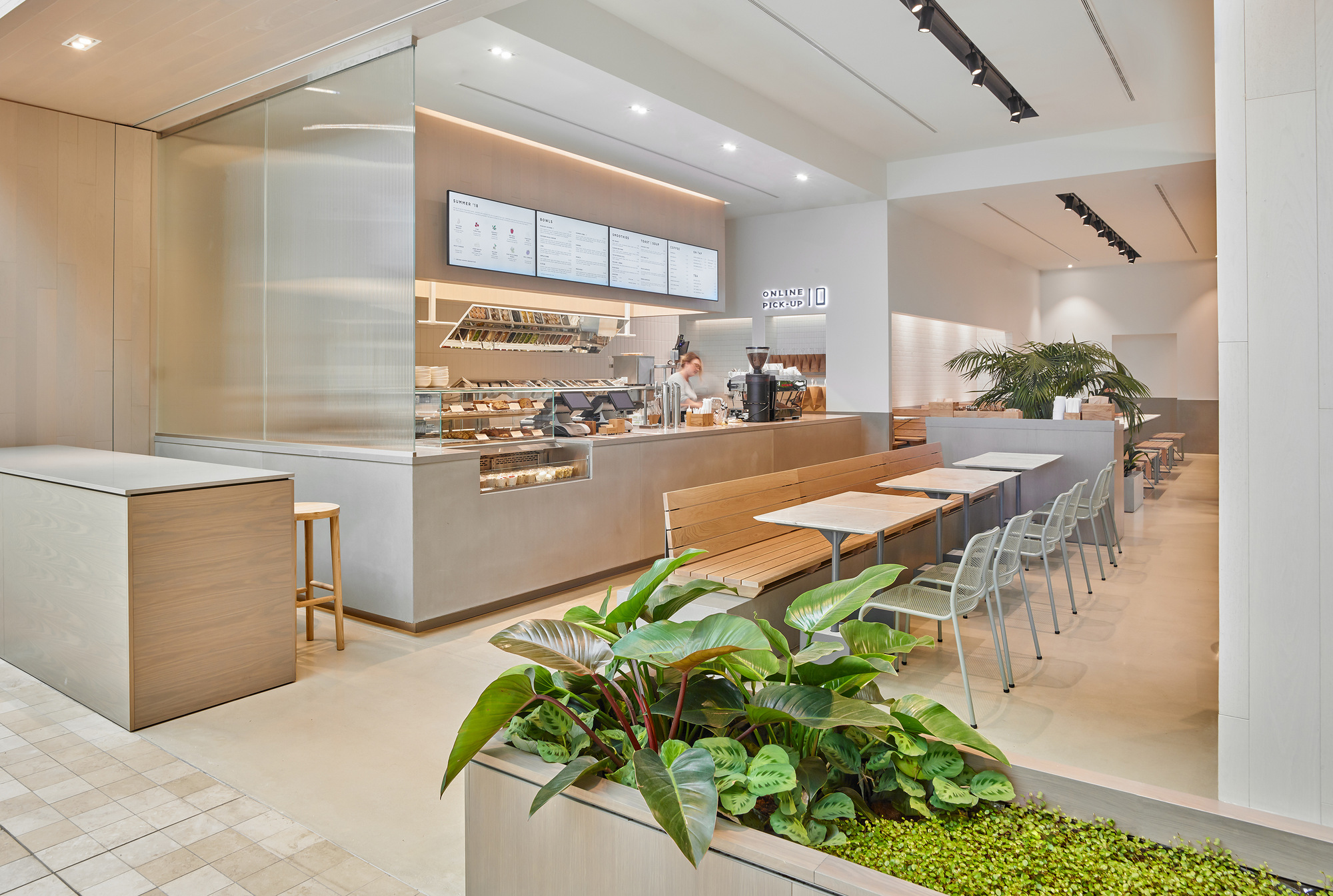 iQ Food Co. Yorkdale - Hospitality Snapshots