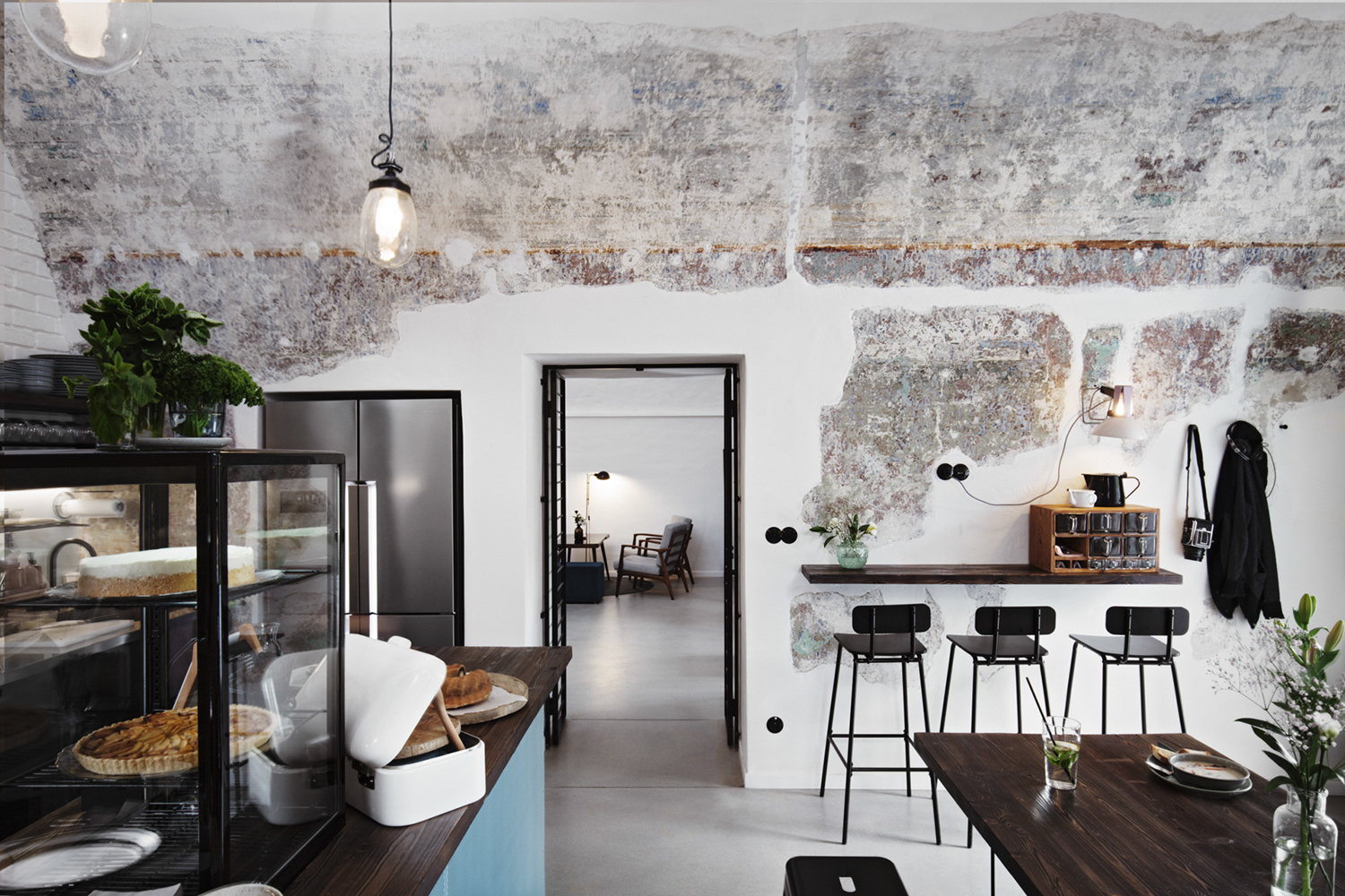 Long Story Short Hostel & Café - Hospitality Snapshots