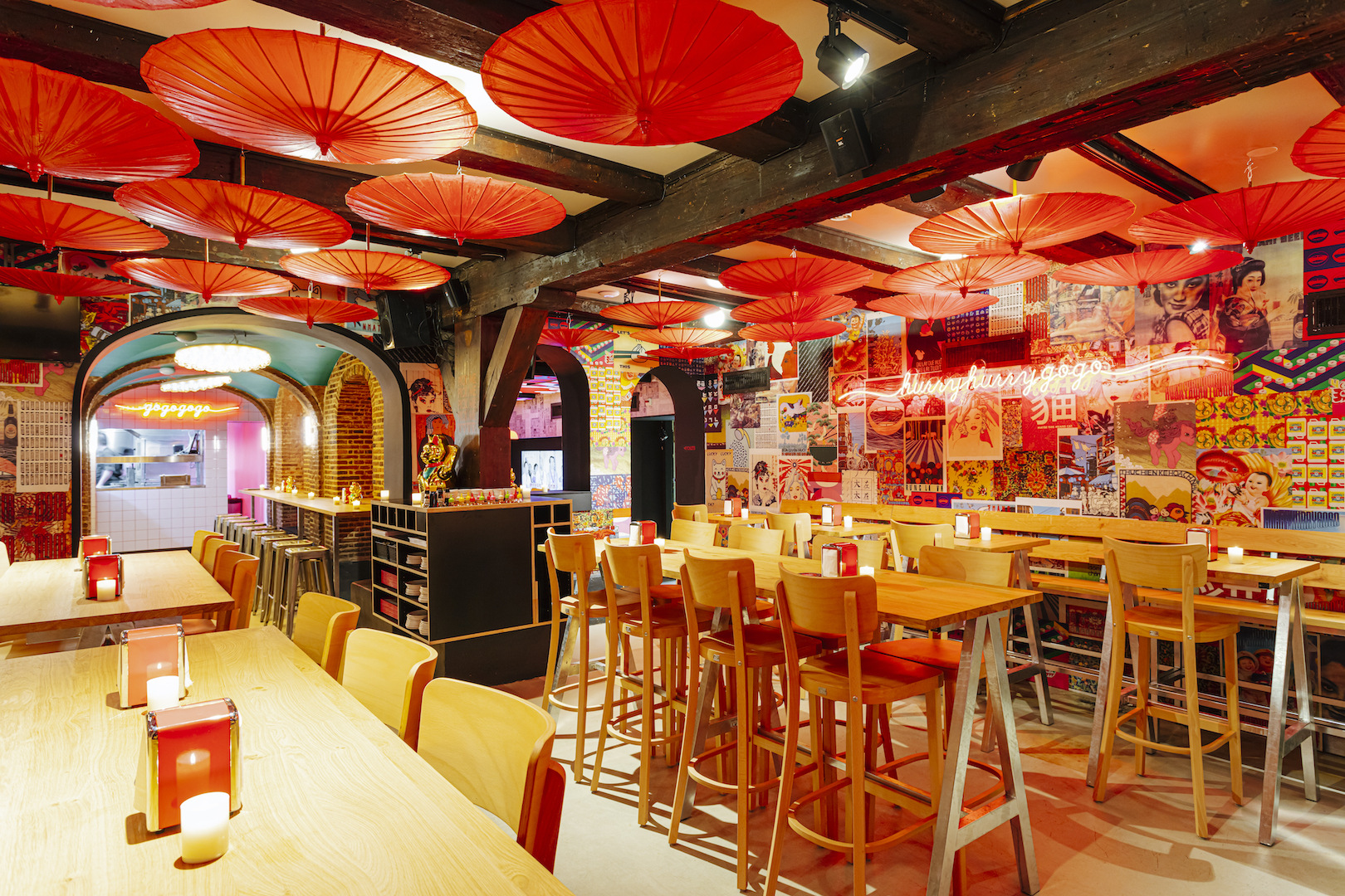 Happyhappyjoyjoy Downtown - Hospitality Snapshots