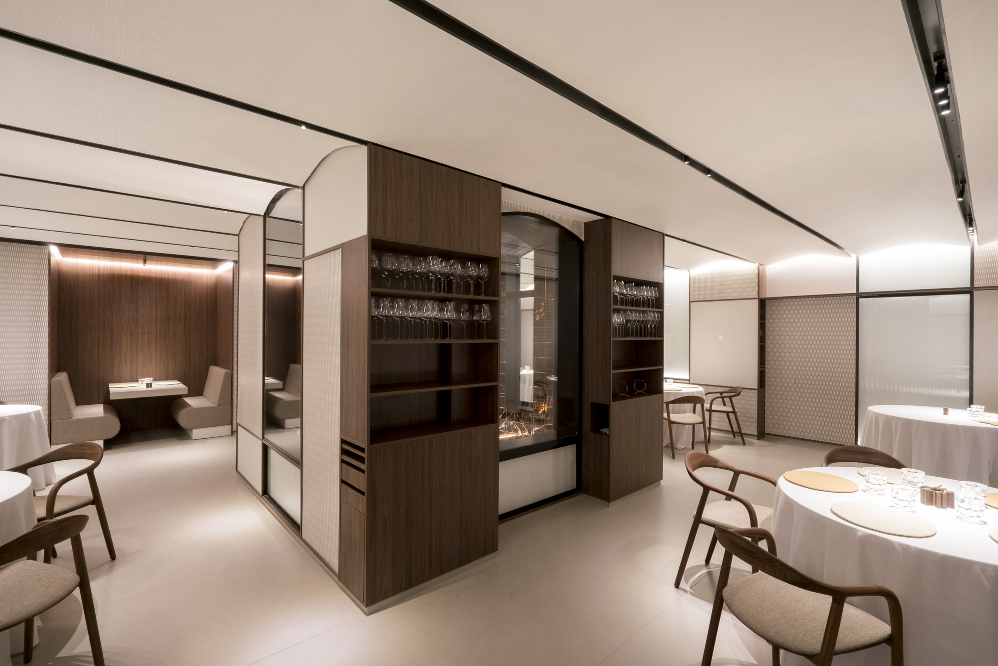 Cinc Sentits - Hospitality Snapshots