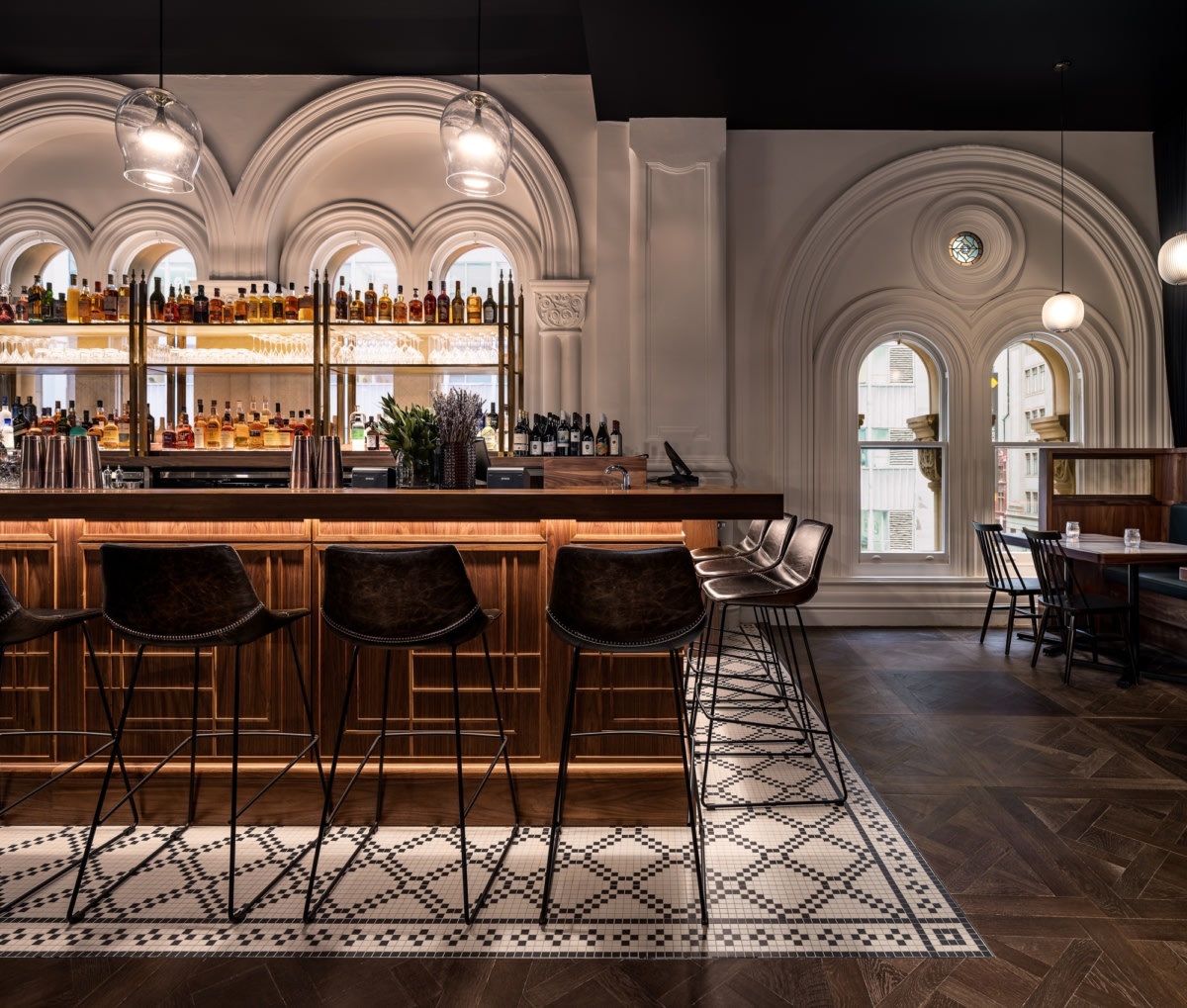 Esquire Restaurant and Bar - Hospitality Snapshots