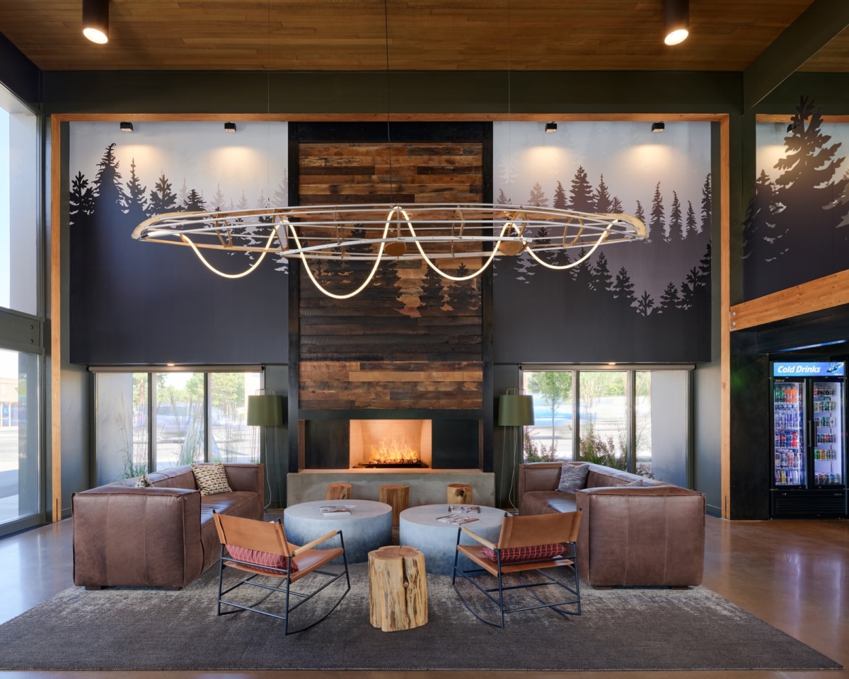 Signature Inn Bend - Hospitality Snapshots