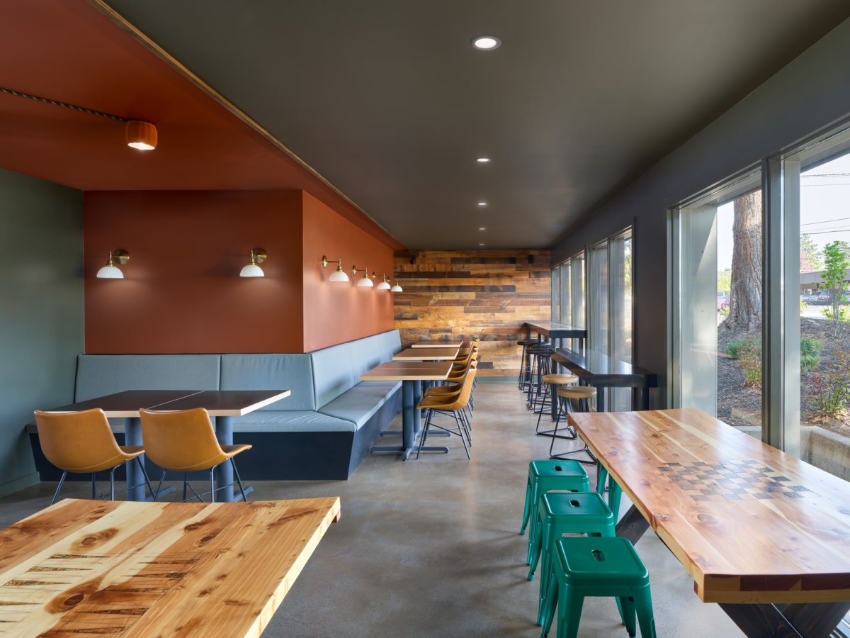 Signature Inn Bend - Hospitality Snapshots