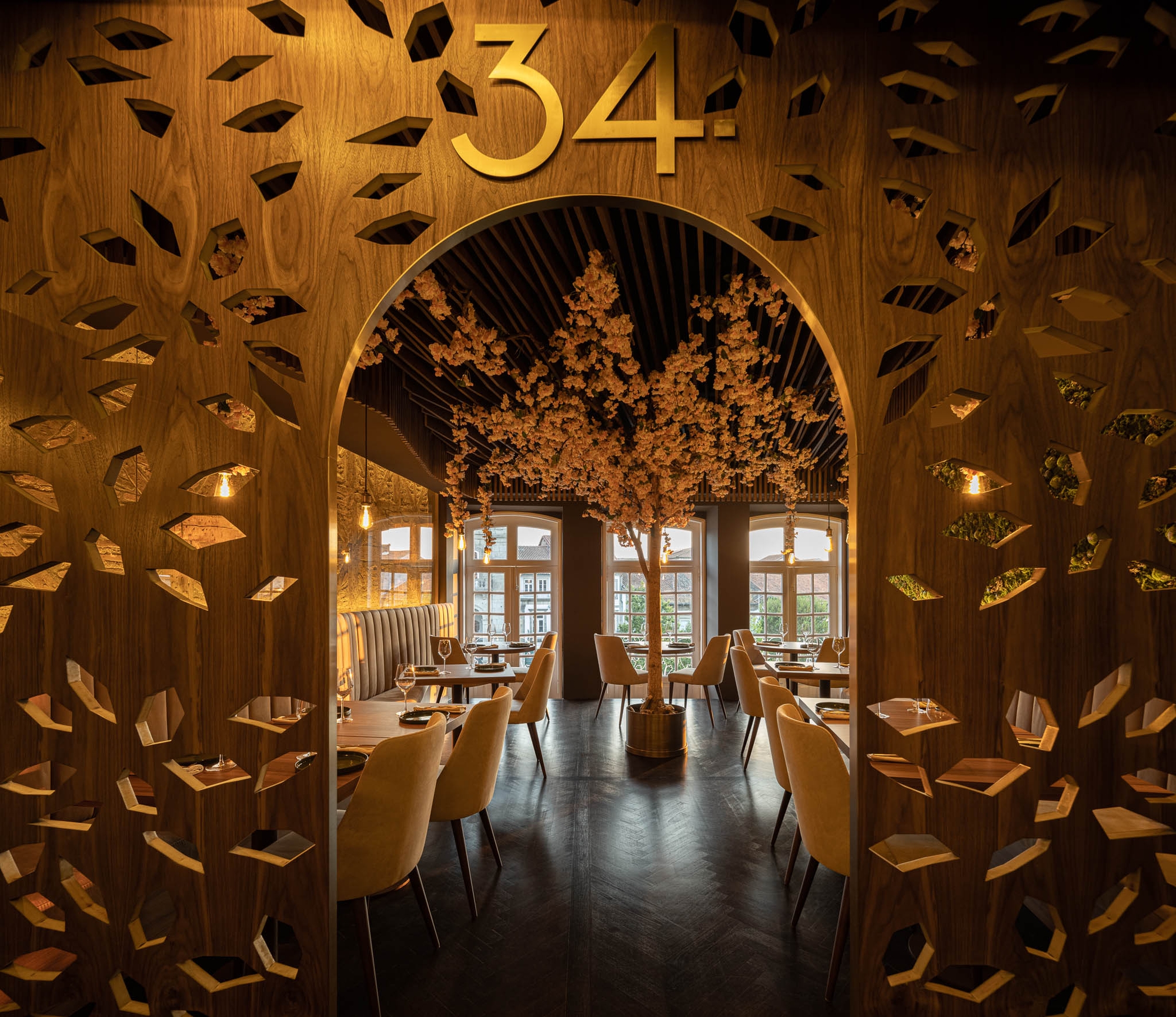 34 Restaurant - Hospitality Snapshots
