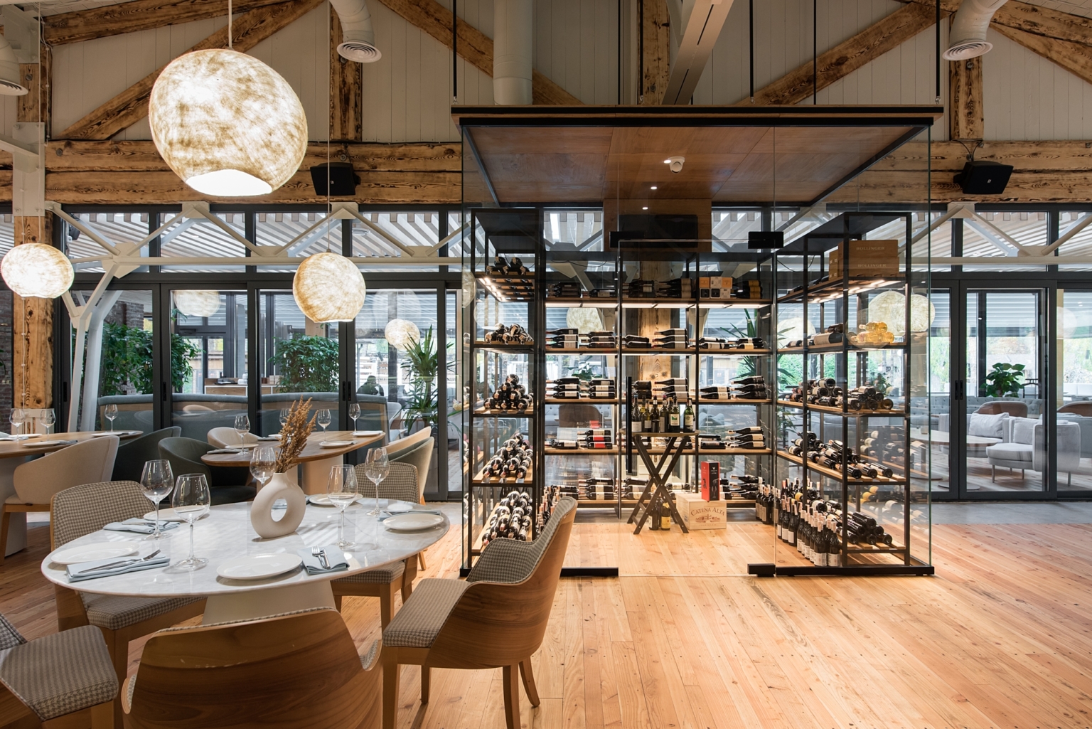 DOM Restaurant - Hospitality Snapshots
