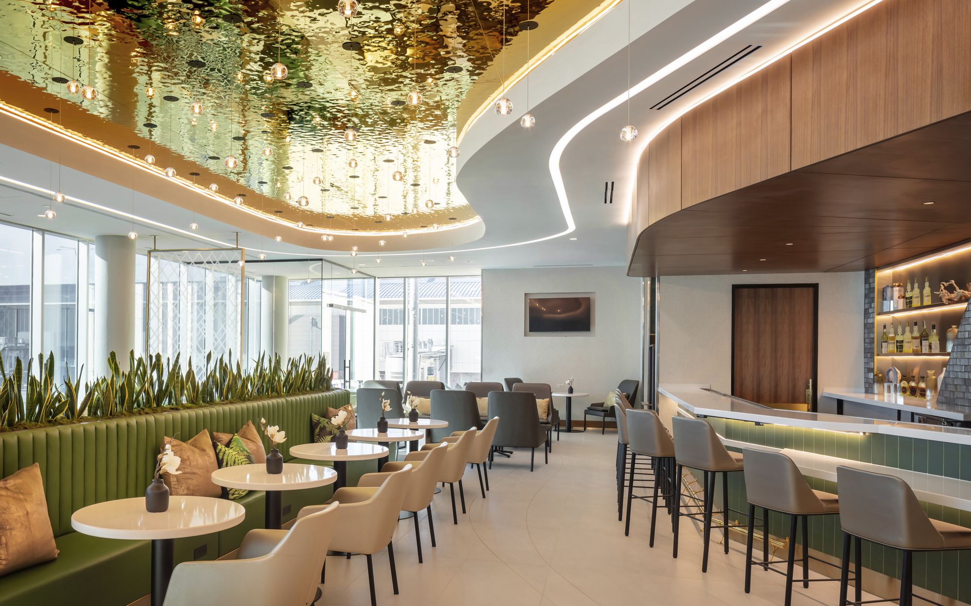 The Club CLT at Charlotte Douglas International Airport - Hospitality ...