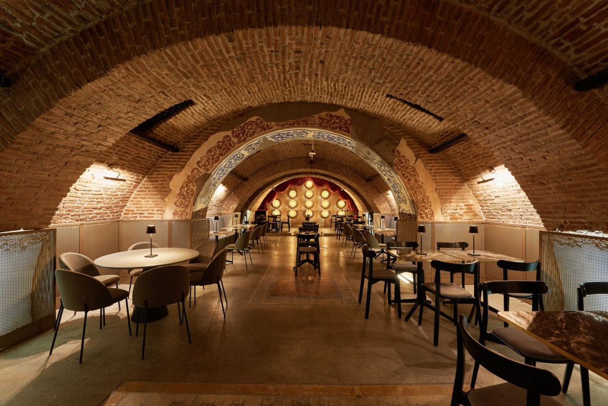 Cafeneaua Veche 9 Restaurant & Theatre - Hospitality Snapshots