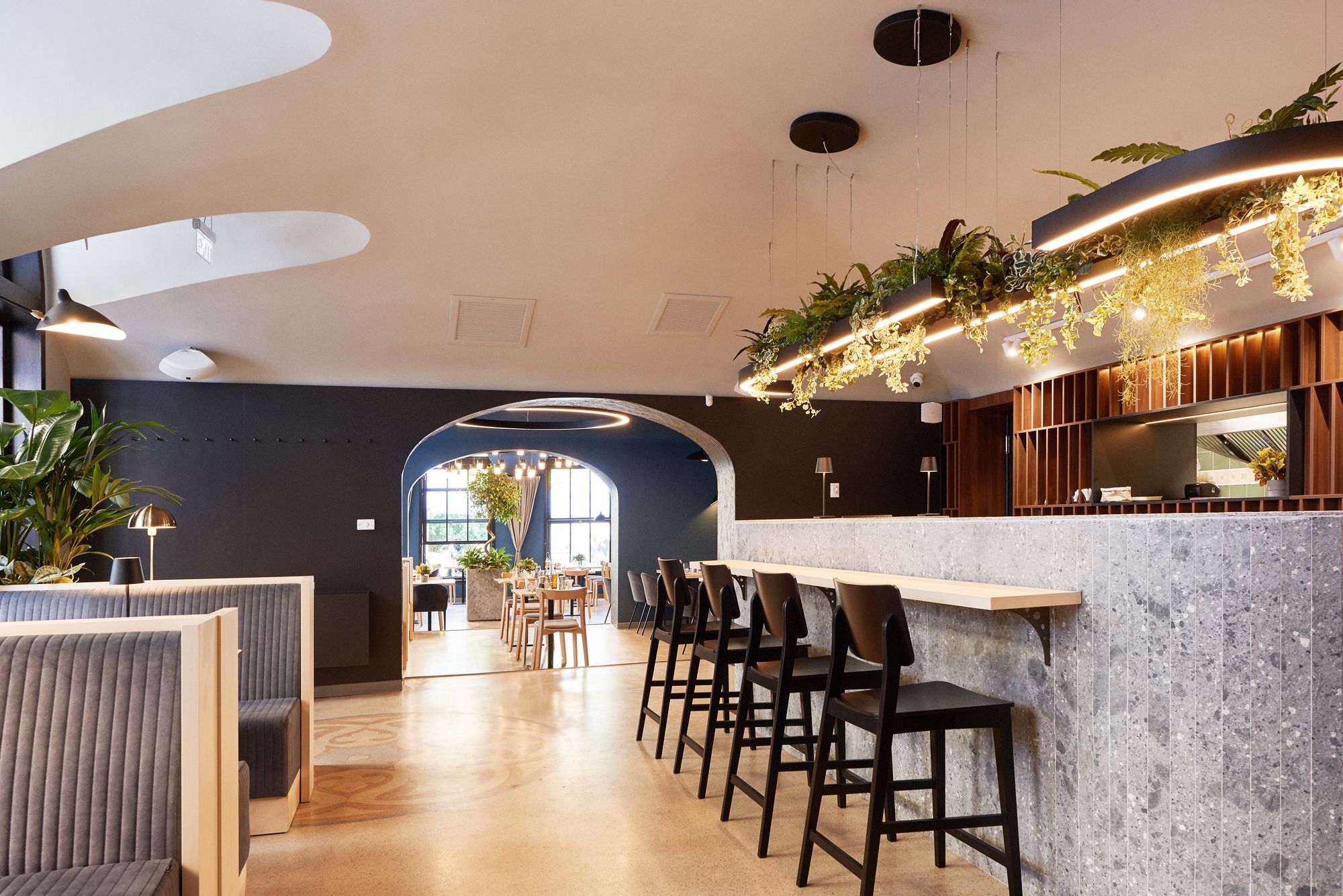 Cafeneaua Veche 9 Restaurant & Theatre - Hospitality Snapshots