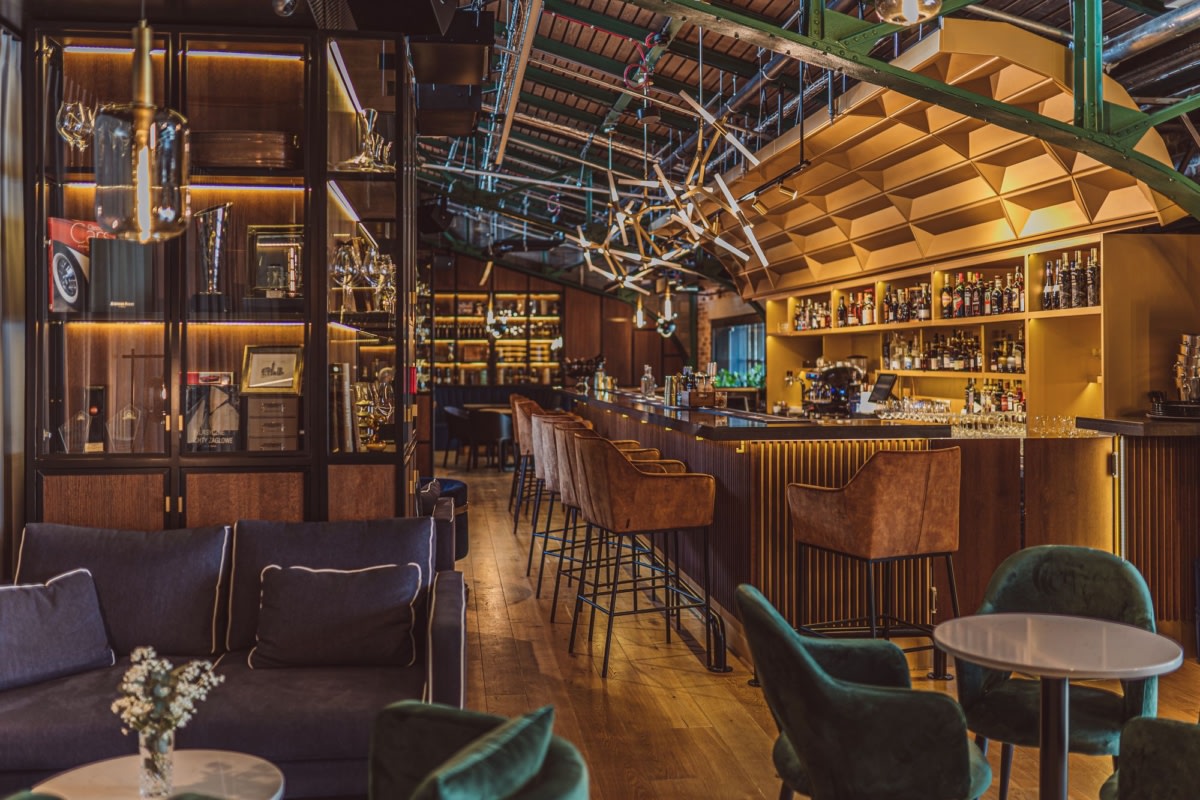 Upper Deck Bar - Hospitality Snapshots