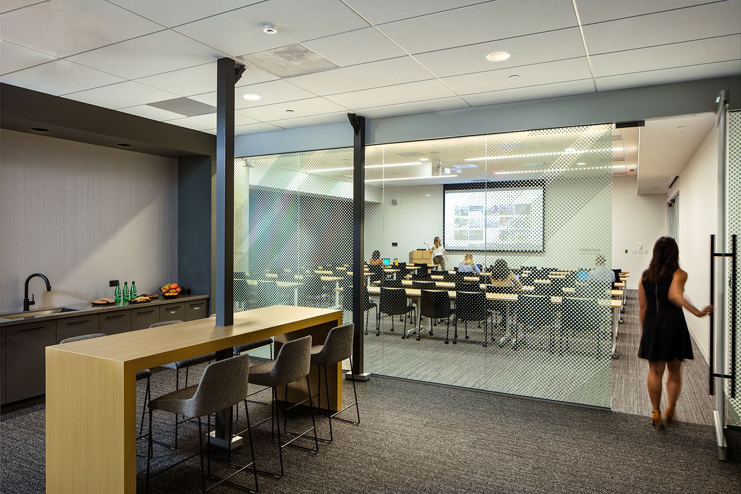 Prominence Tower Lobby & Amenity Spaces - Hospitality Snapshots