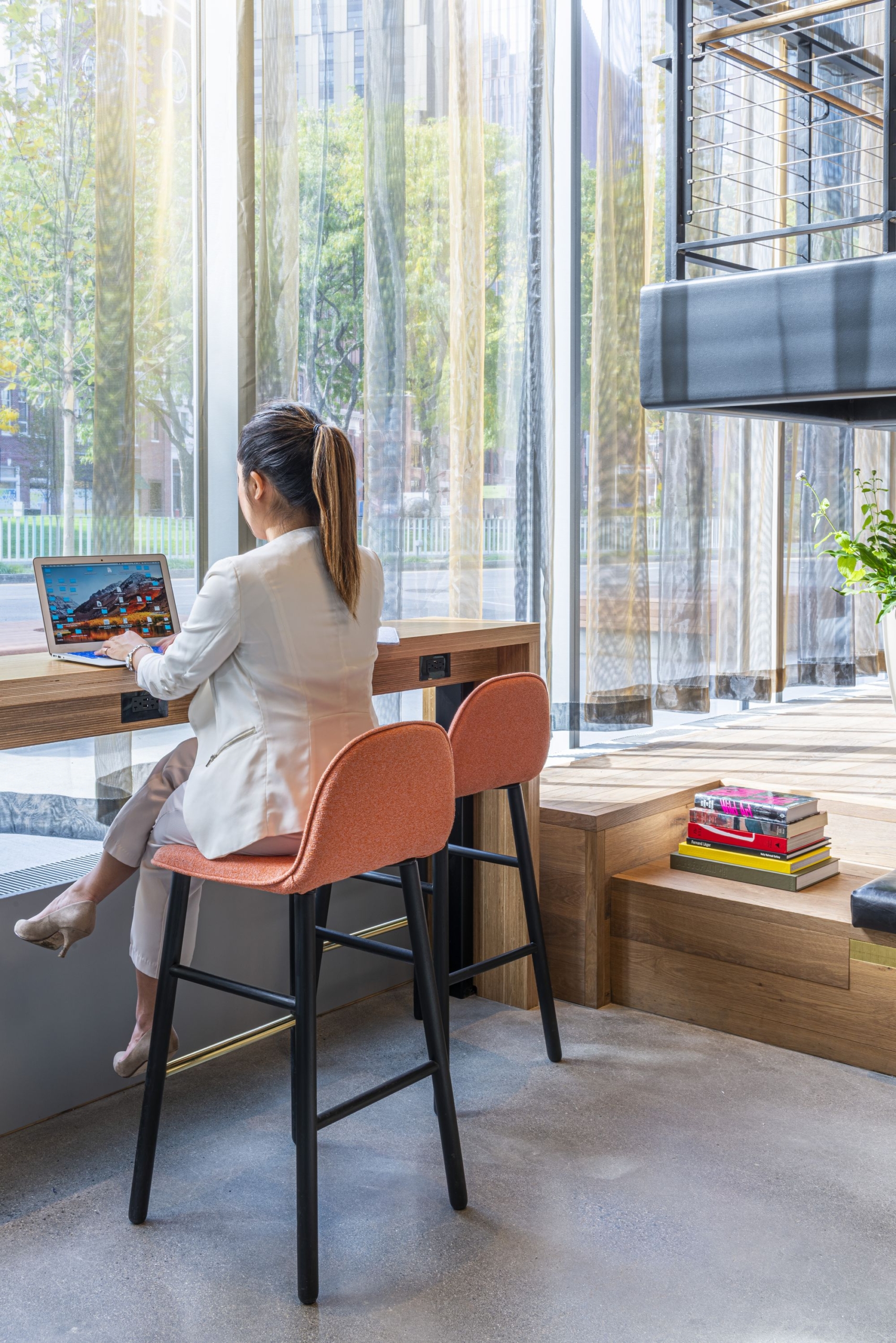 One Broadway Lobby & Amenity Spaces - Hospitality Snapshots