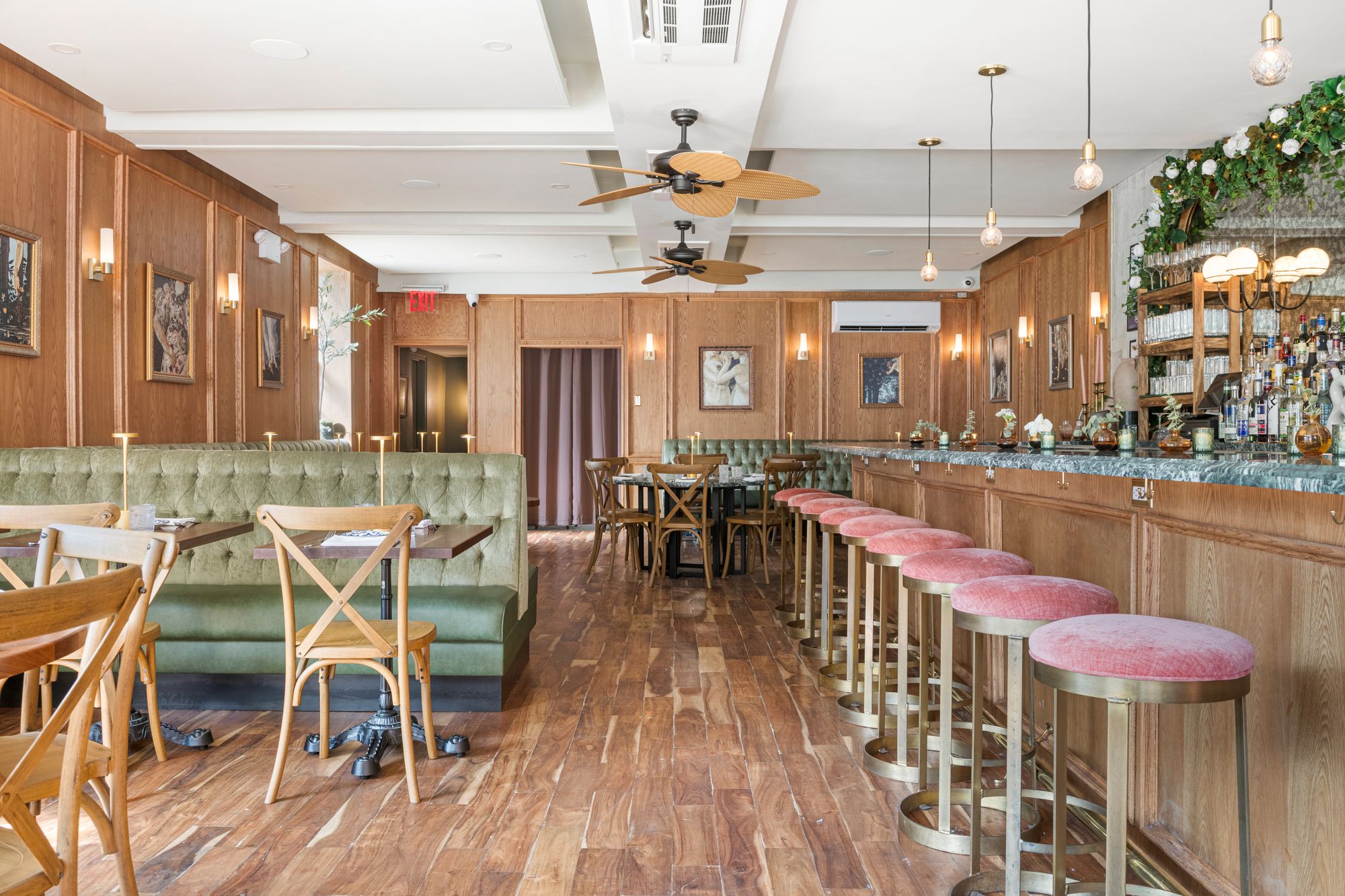 Ambra Restaurant - Hospitality Snapshots