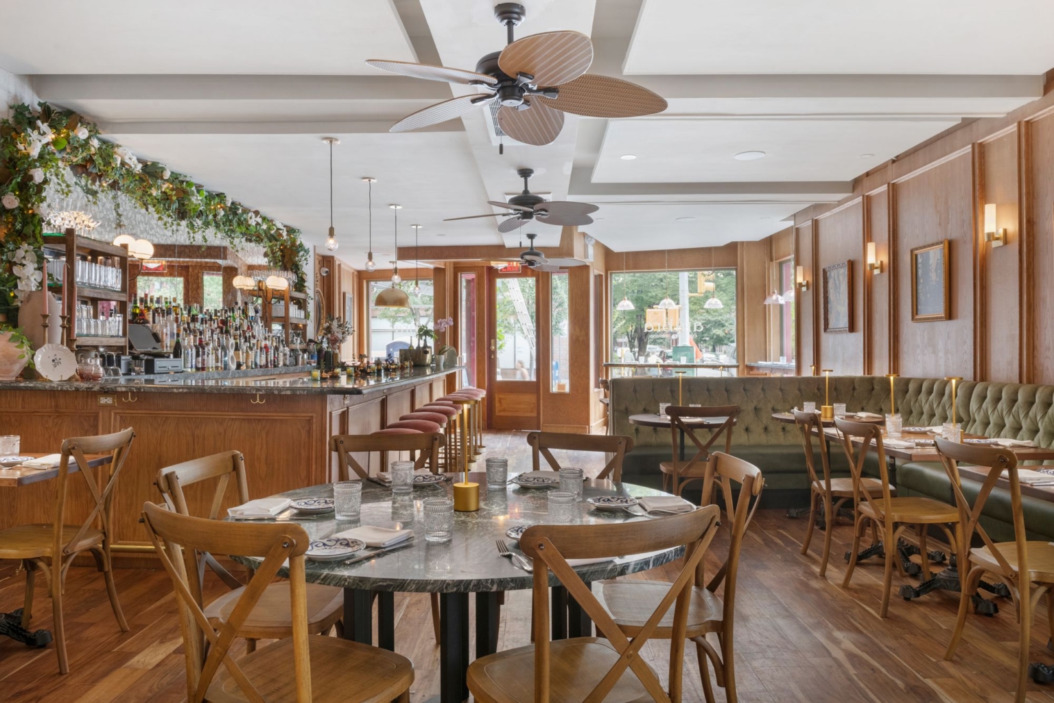 Ambra Restaurant - Hospitality Snapshots