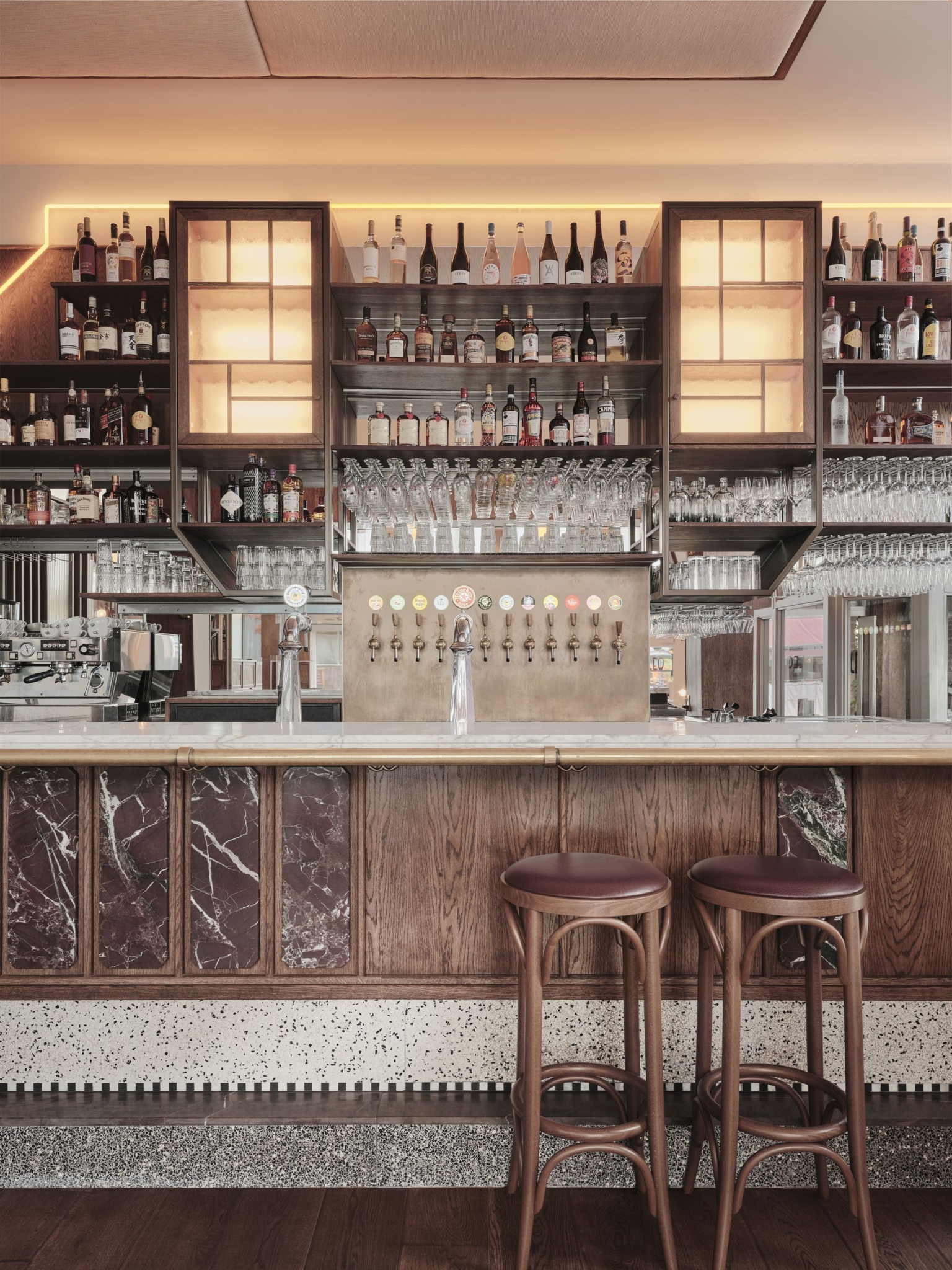 LEO Bar & Restaurant - Hospitality Snapshots