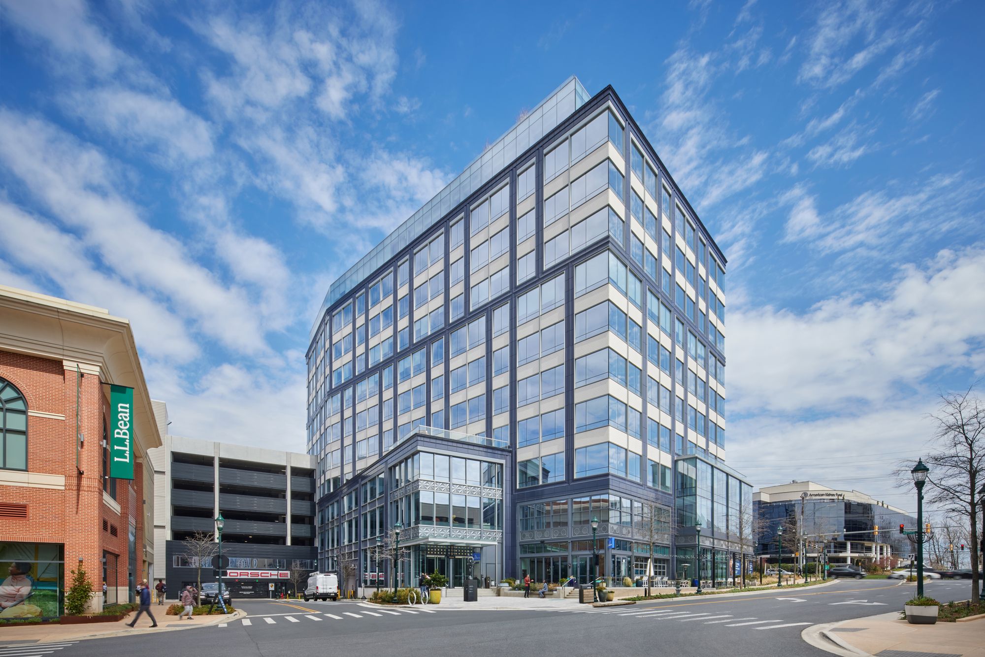 909 Rose Avenue Lobby and Amenity Spaces - Hospitality Snapshots