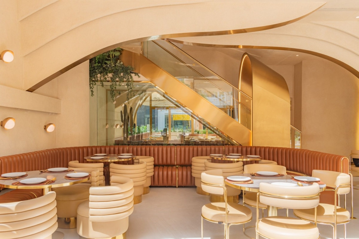 8 Portions Restaurant - Hospitality Snapshots