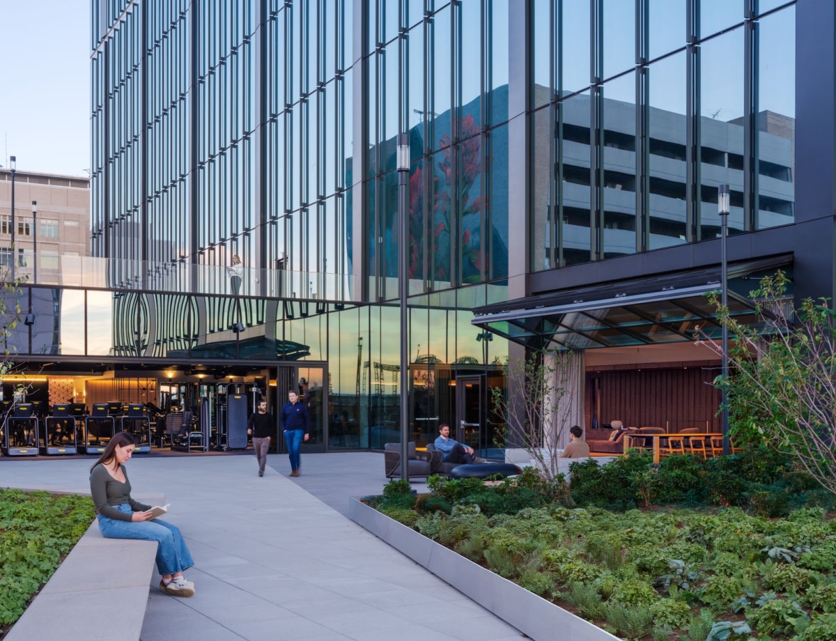 1900 Lawrence Amenity Space - Hospitality Snapshots